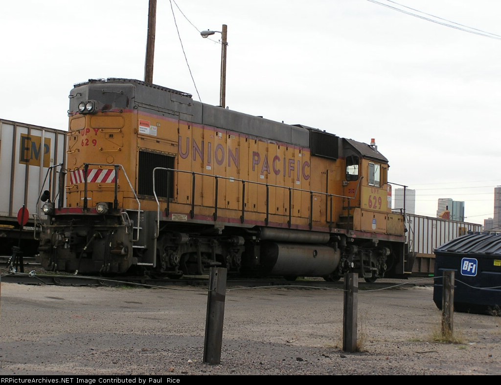 UPY 629 Setting on siding